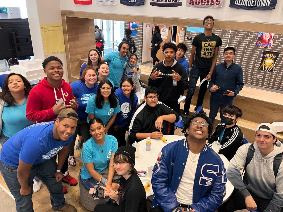 Bridging the Gap: Link Crew Leaders inspire and guide freshmen at ...