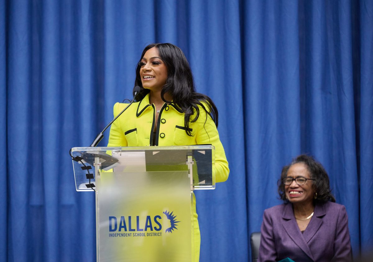 Dallas ISD celebrates the fastest woman in the world, unveils the Sha ...