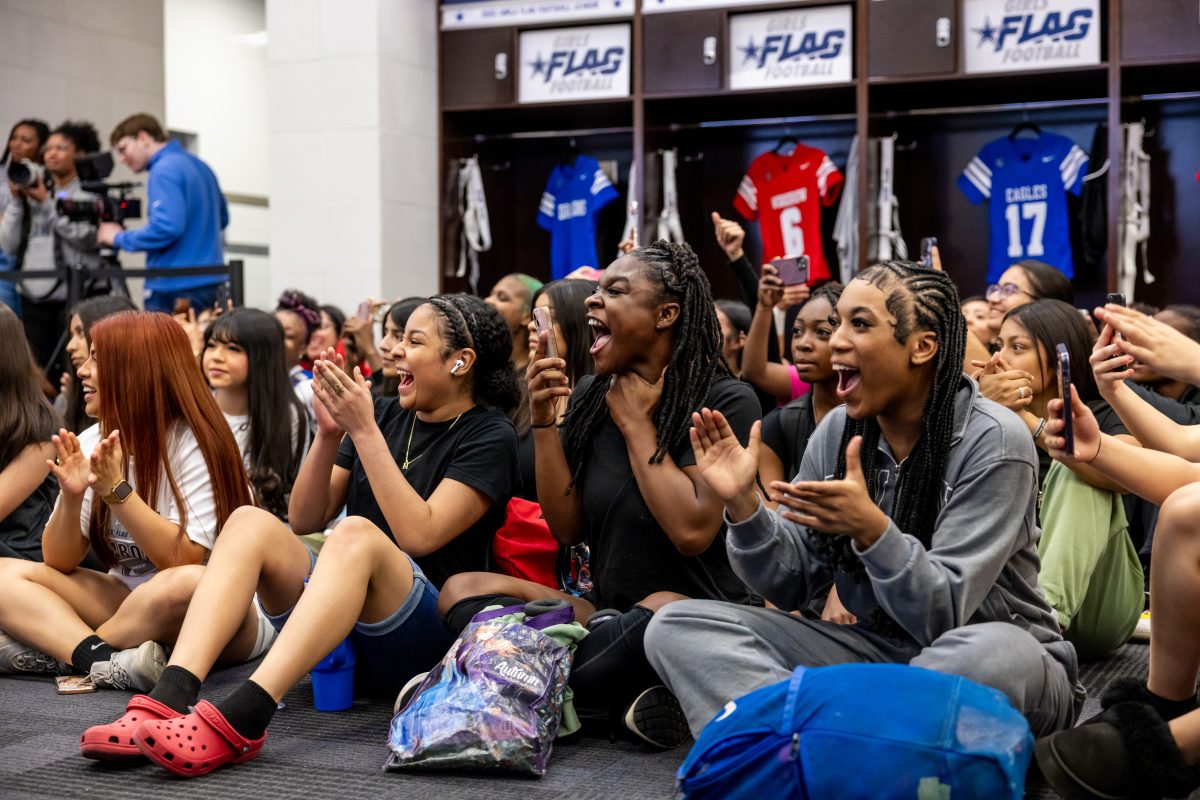 Dallas ISD unveils new girls flag football league | The Hub